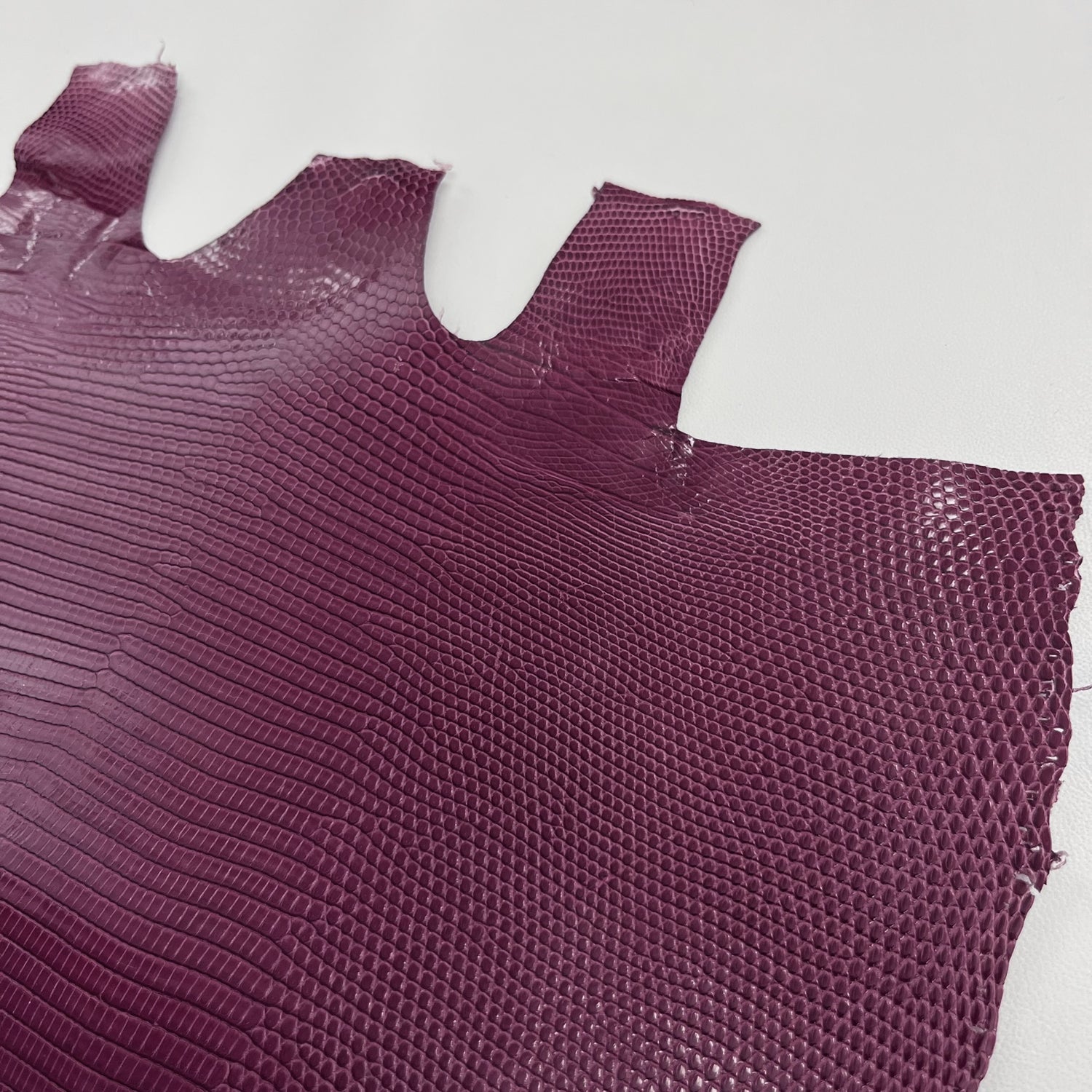 Magenta Lizard Skin (Back Cut)